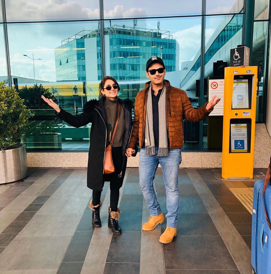 Lovely Pictures of Fahad Mirza with His Family | Reviewit.pk