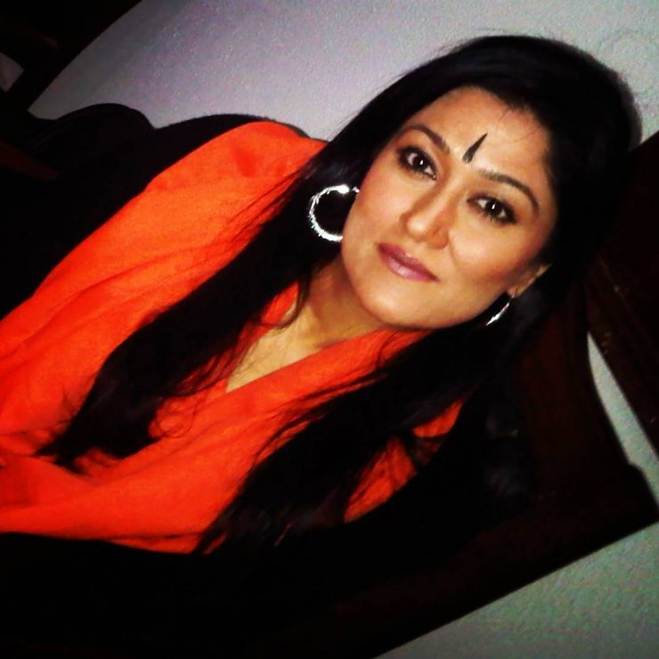 Old and Unseen Pictures of Irsa Ghazal | Reviewit.pk