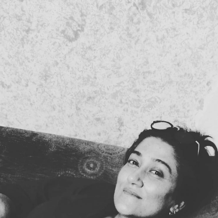 Old and Unseen Pictures of Irsa Ghazal | Reviewit.pk