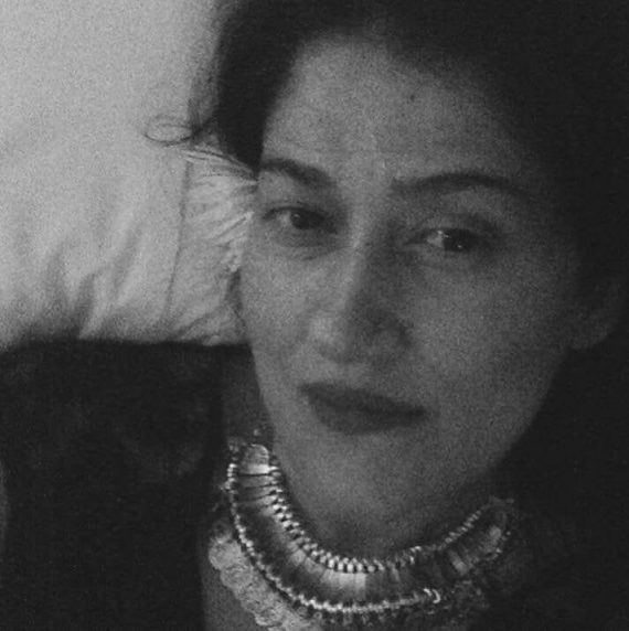 Old and Unseen Pictures of Irsa Ghazal | Reviewit.pk