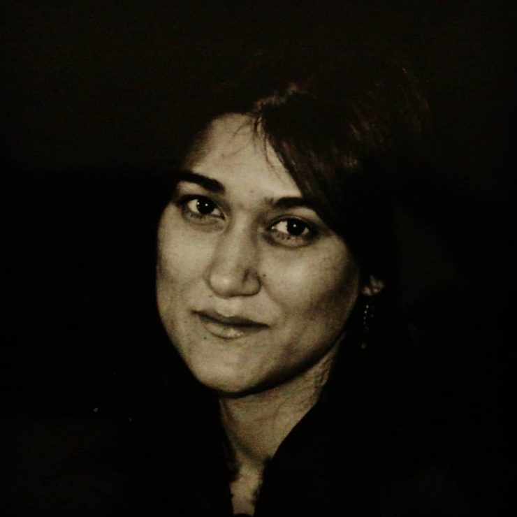 Old and Unseen Pictures of Irsa Ghazal | Reviewit.pk