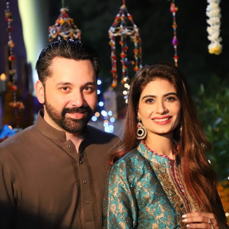 Stunning Pictures of Madiha Iftikhar With Husband | Reviewit.pk