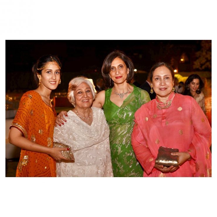 Old Family Pictures of Mira Sethi and Family | Reviewit.pk
