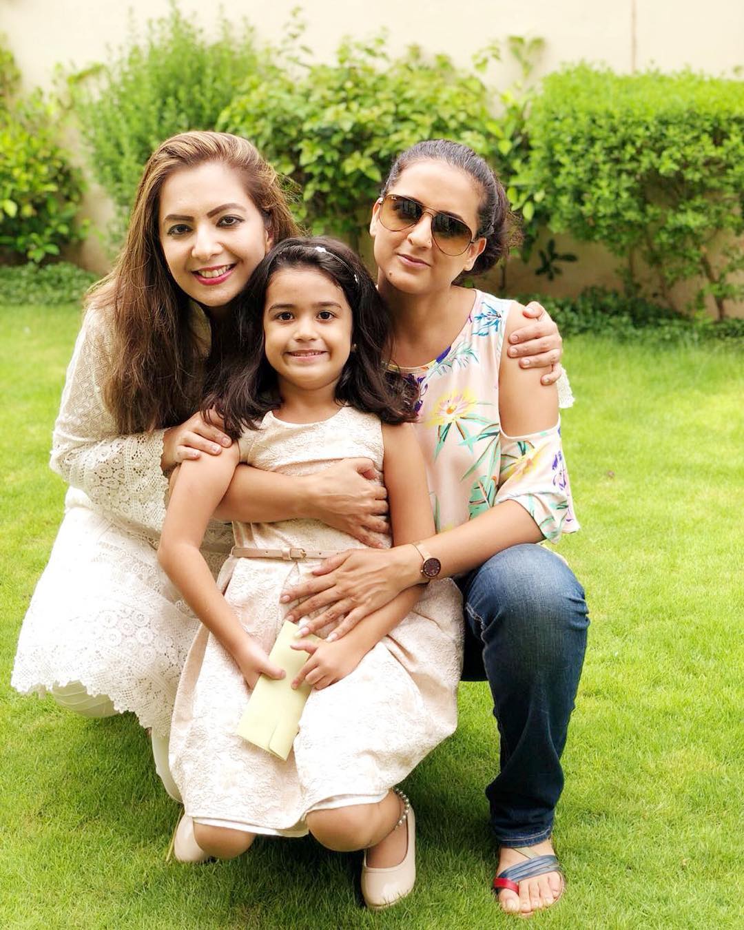 Family Pictures of Dr. Muzna Ebrahim – an Insight | Reviewit.pk