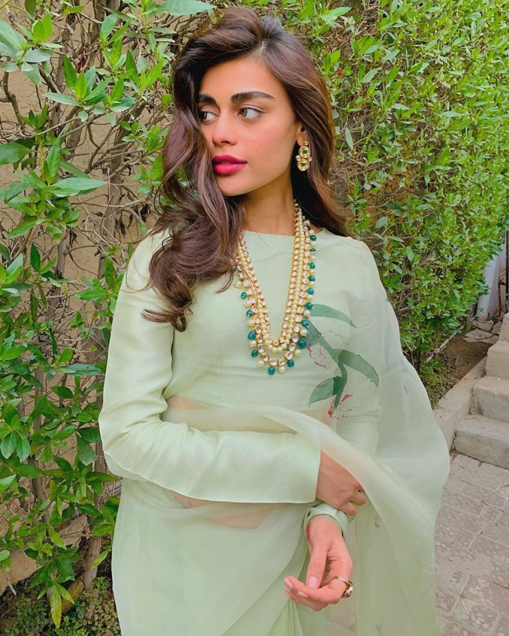 All About Sadaf Kanwal – Latest Beautiful Pictures | Reviewit.pk