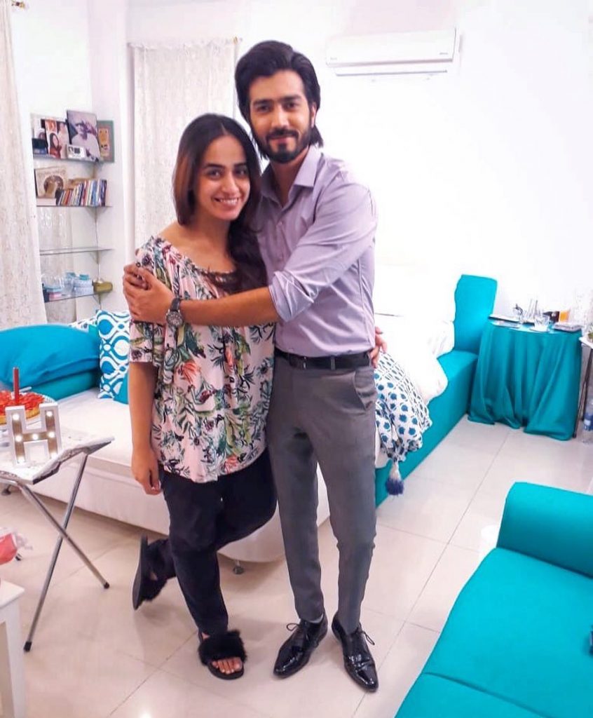 Shahzad Sheikh Latest Pictures with his Family | Reviewit.pk