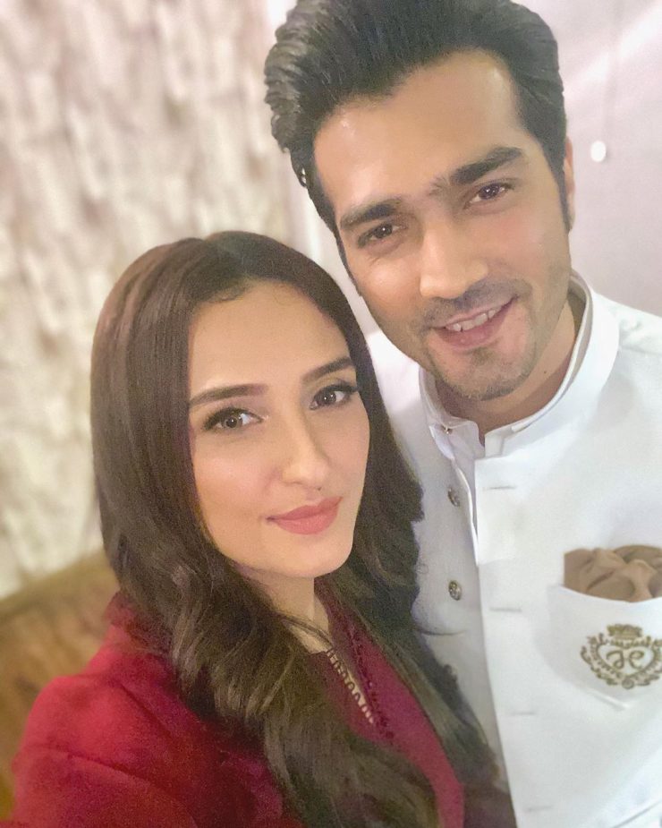 Shahzad Sheikh Latest Pictures with his Family | Reviewit.pk