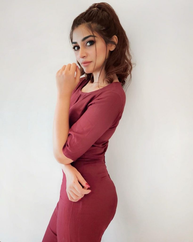 Drama Actress Zoya Nasir Latest Beautiful Pictures | Reviewit.pk