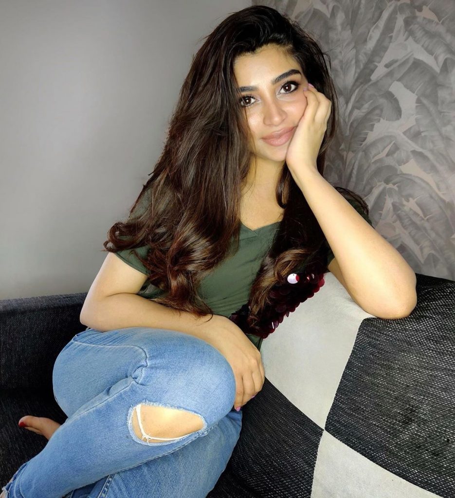 Drama Actress Zoya Nasir Latest Beautiful Pictures | Reviewit.pk