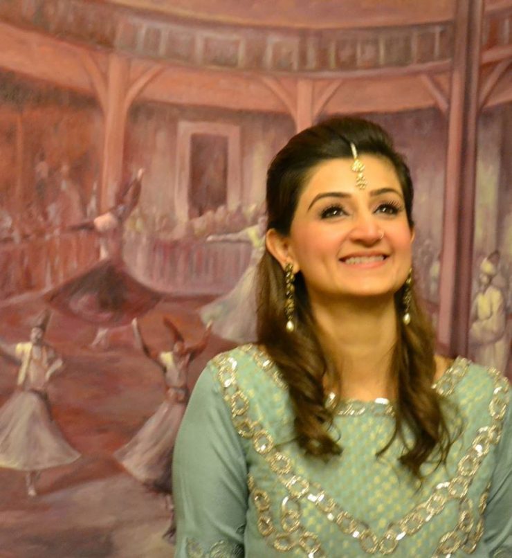 Beautiful Family Pictures of Veteran Actress Laila Zuberi | Reviewit.pk