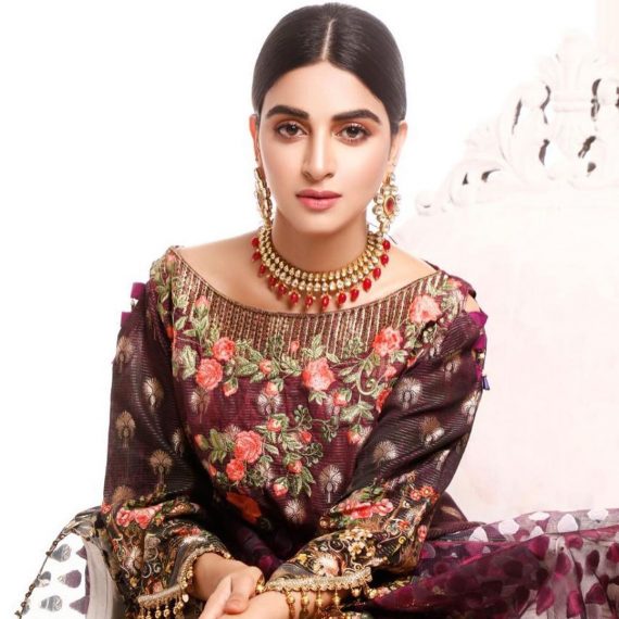 Anmol Baloch's Latest Pictures Are Absolutely Stunning | Reviewit.pk