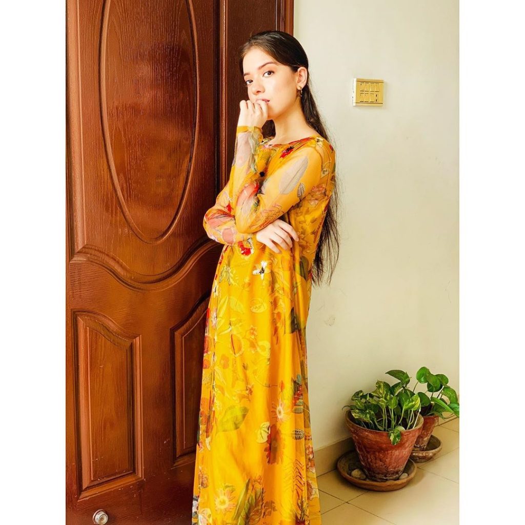 Arisha Razi Khan Latest Pictures from her Instagram | Reviewit.pk