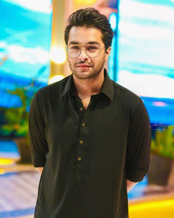 Asim Azhar Accused Of Copying Music For His Song | Reviewit.pk