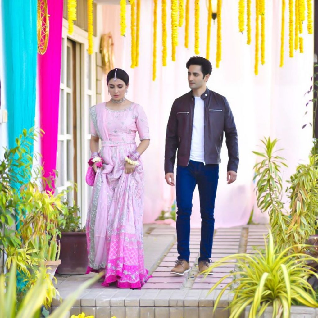 Ayeza Khan Beautiful Photo Shoot from Drama Serial Mehar Posh | Reviewit.pk