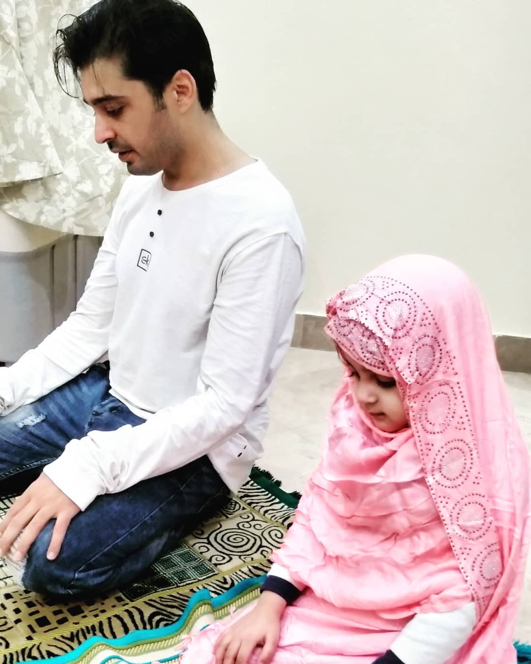 Babar Khan Introduced His New Born Baby | Reviewit.pk