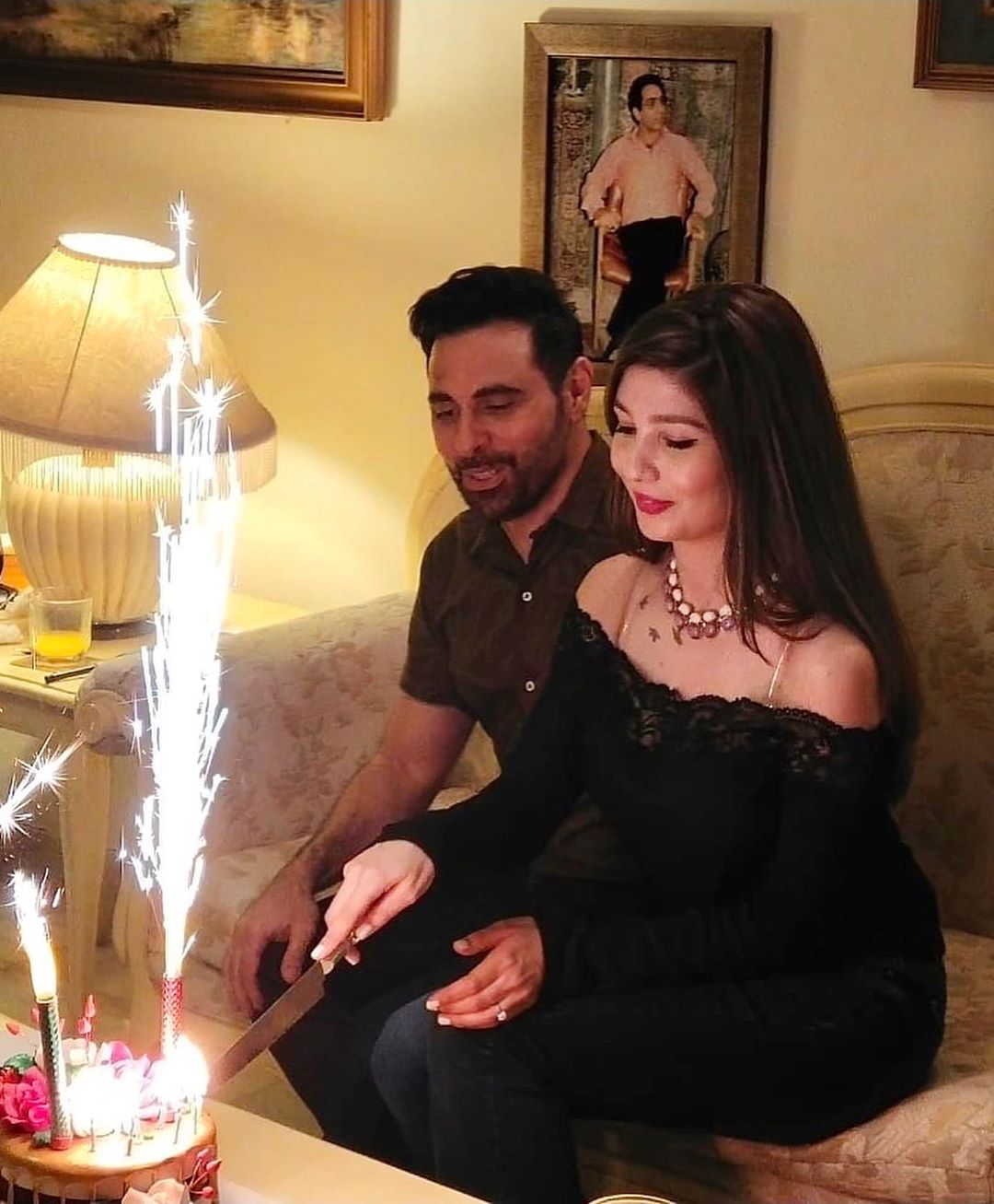 Singer Haroon Rashid's Pictures With His Beautiful Wife | Reviewit.pk