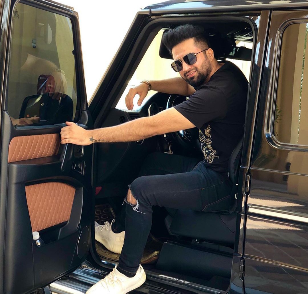 Actress Sarah Khan Got Engaged To Singer Falak Shabir | Reviewit.pk