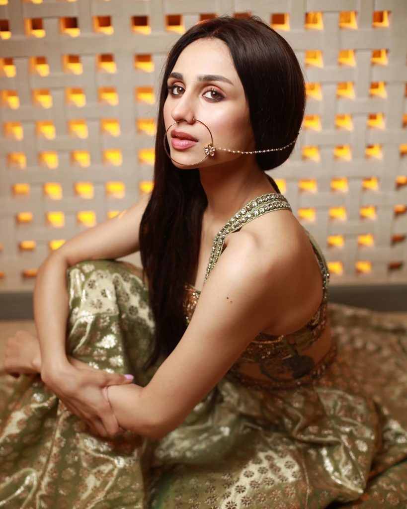 Actress Mashal Khan Latest Beautiful Photo Shoot | Reviewit.pk