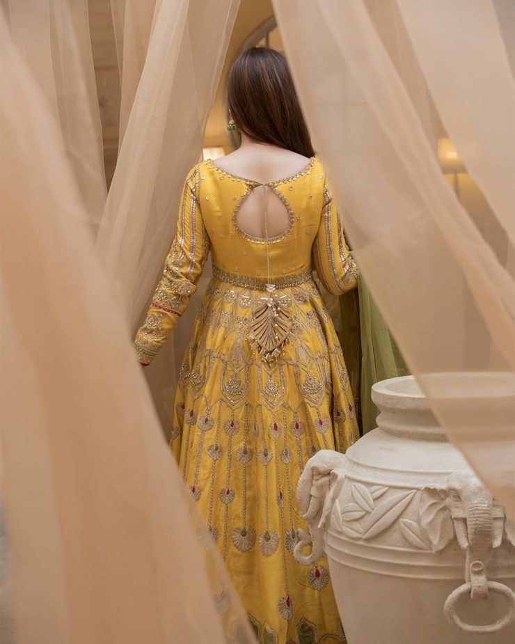 Beautiful Minal Khan Latest Bridal Dresses Photo Shoot | Reviewit.pk