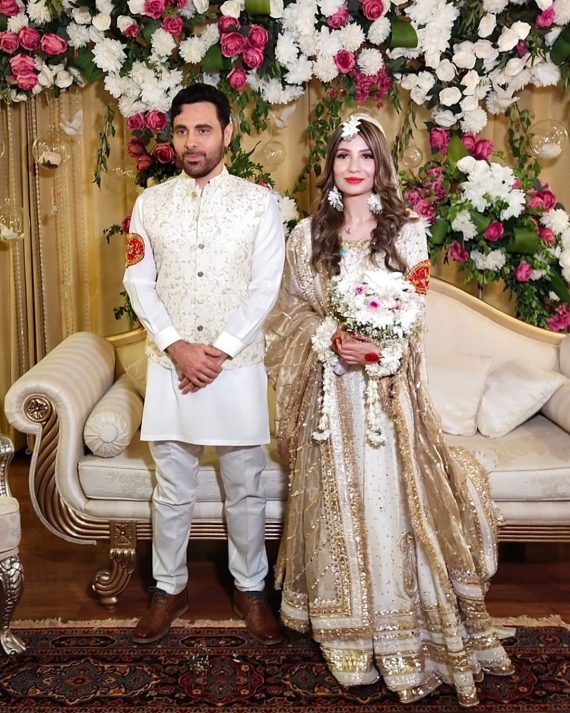 Singer Haroon Rashid Criticized For Marrying Late | Reviewit.pk