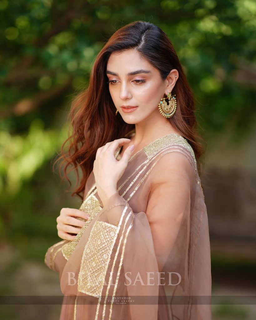 Maya Ali Celebrated Her Birthday with Family and Friends | Reviewit.pk