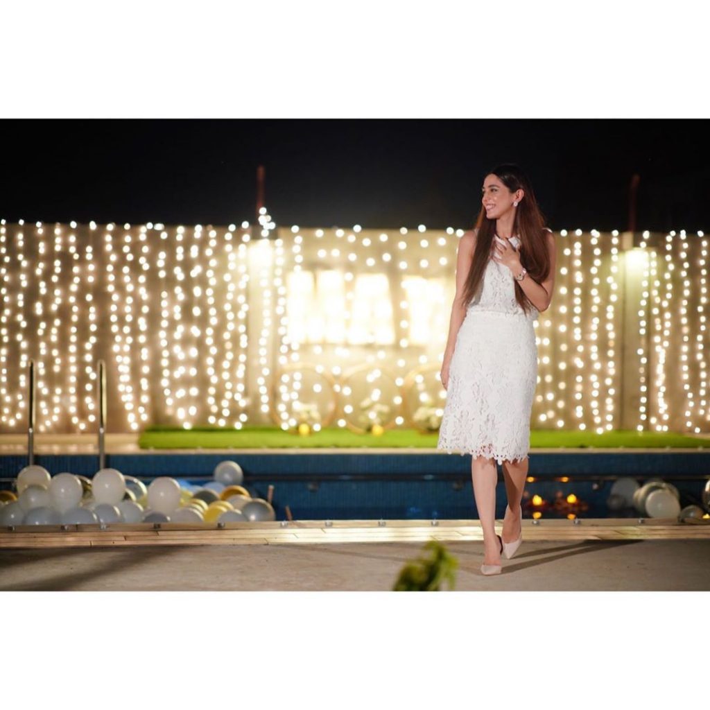 Maya Ali Celebrated Her Birthday with Family and Friends | Reviewit.pk