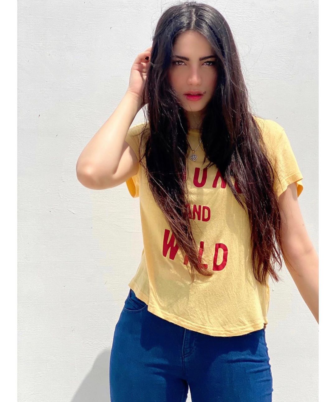Sizzling New Pictures of Neelum Muneer in Sunlight | Reviewit.pk