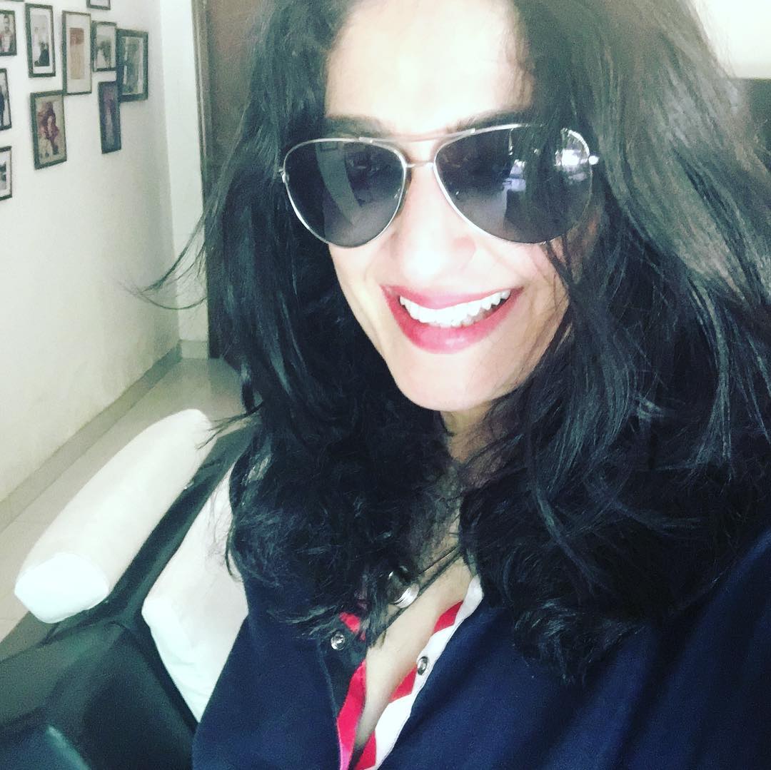 Elegant Pictures of Nadia Jamil | Reviewit.pk