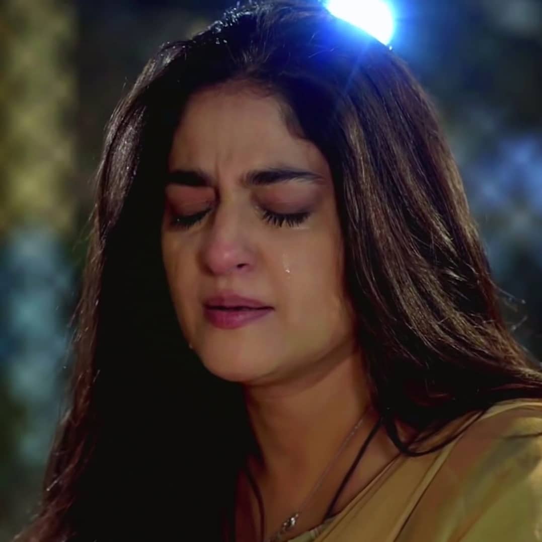 Elegant Pictures of Nadia Jamil | Reviewit.pk