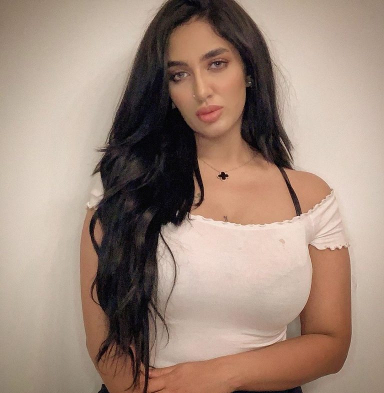 Bold Pictures of Mathira That She Has Recently Shared on Instagram ...