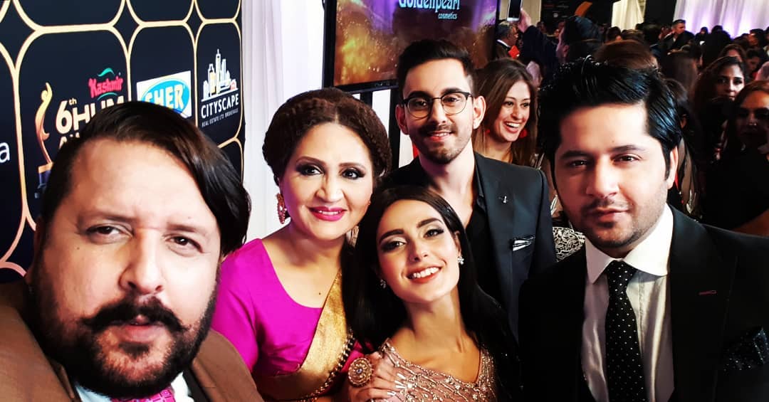 Unseen Pictures of Rehan Sheikh with Friends at Work | Reviewit.pk