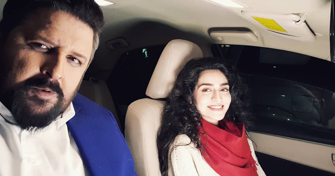 Unseen Pictures of Rehan Sheikh with Friends at Work | Reviewit.pk