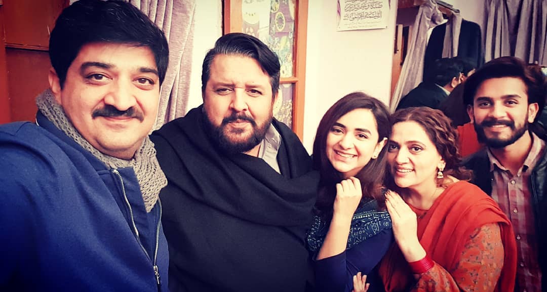 Unseen Pictures of Rehan Sheikh with Friends at Work | Reviewit.pk