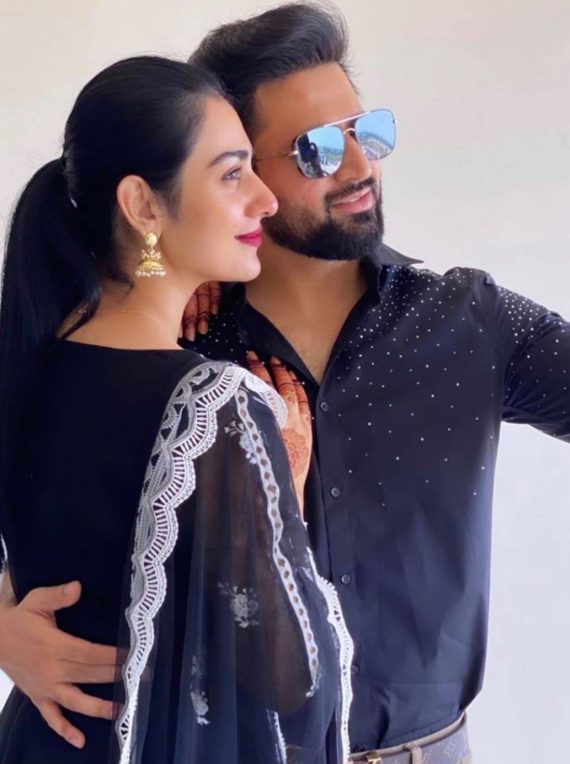 Falak Shabbir Never Said 'I Love You' To Sarah Khan | Reviewit.pk