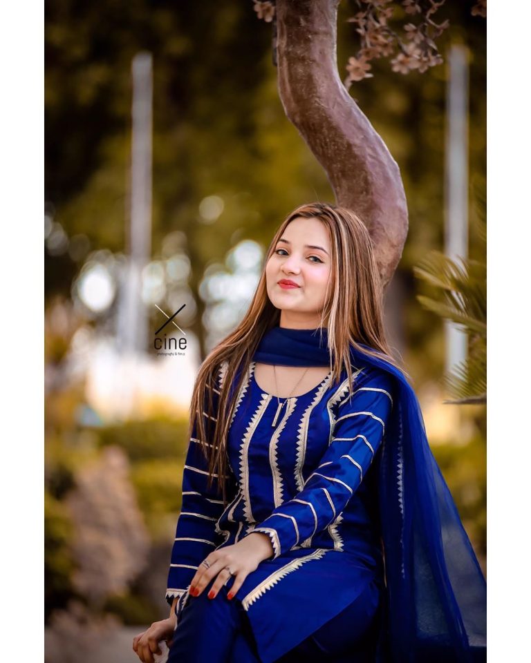 Who Is Rabeeca Khan? See Latest Rabeeca Khan Pictures | Reviewit.pk