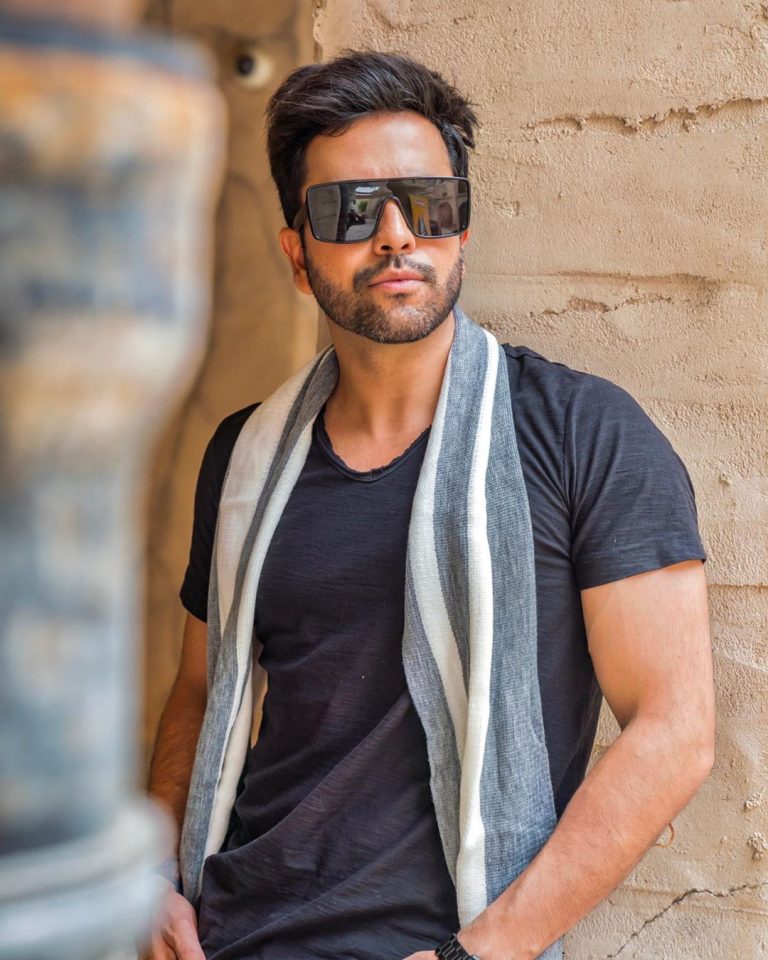 15 Pakistani Celebrities Who Are Pathan | Reviewit.pk