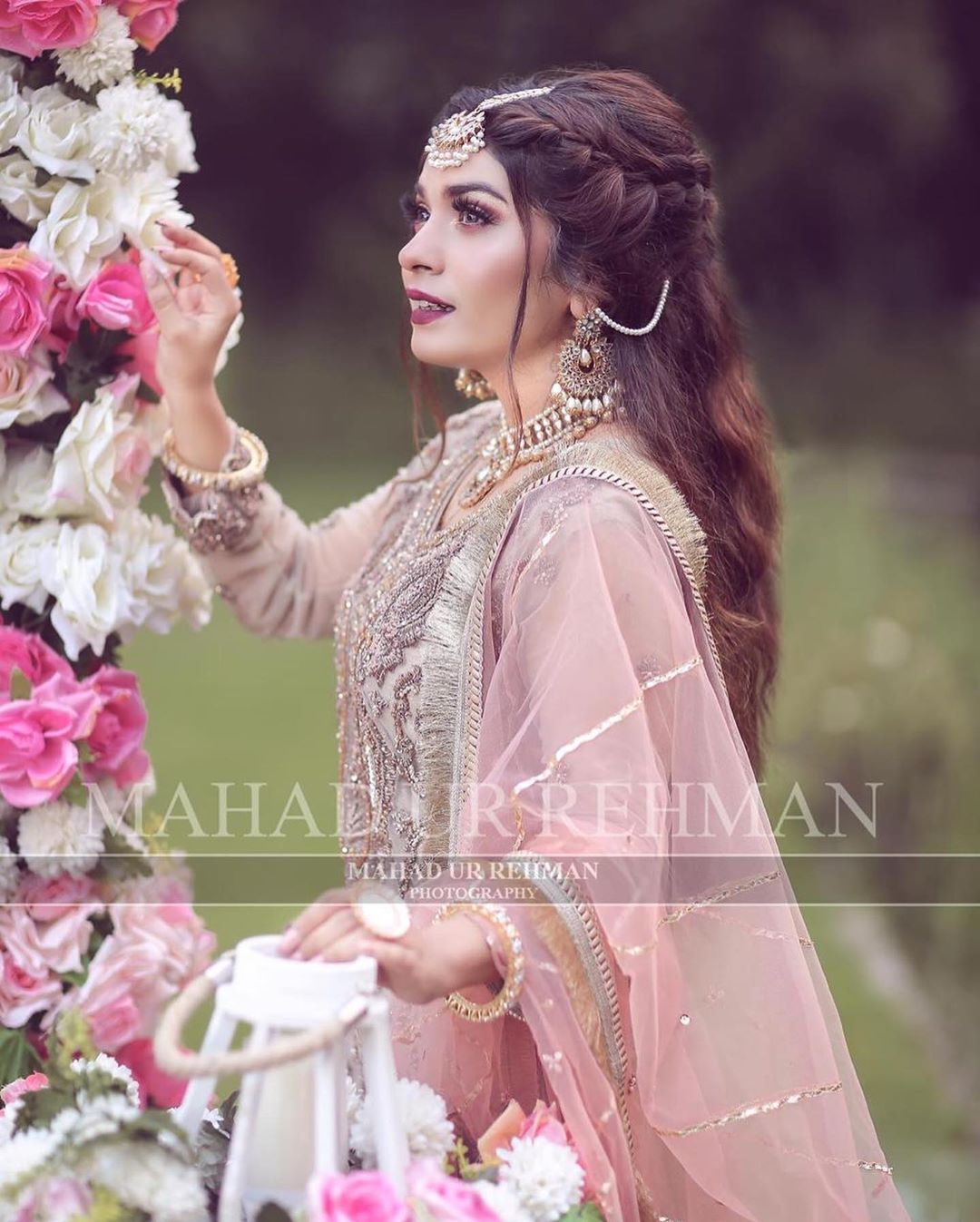 Actress Mahi Baloch Latest Photo Shoot | Reviewit.pk