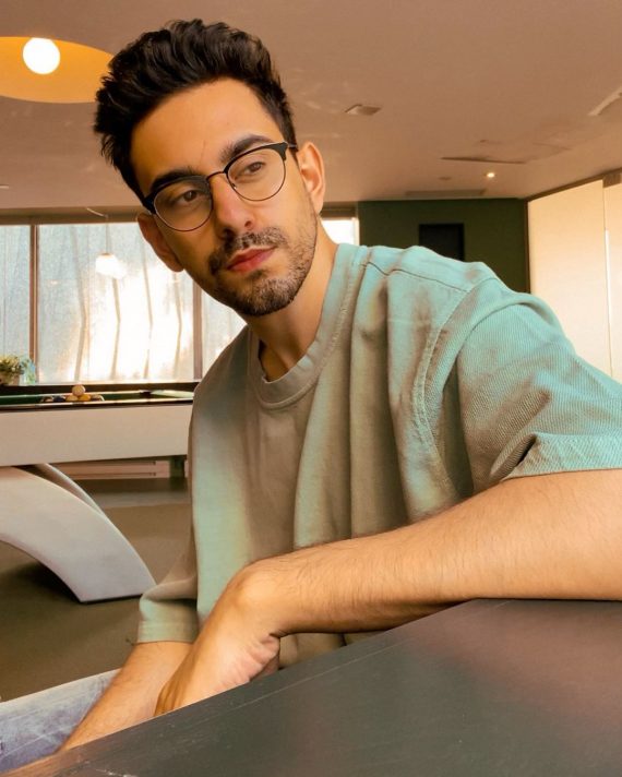 15 Pakistani Celebrities Who Are Pathan | Reviewit.pk