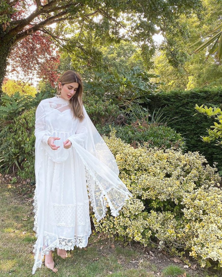 15 Pakistani Celebrities Who Are Pathan | Reviewit.pk