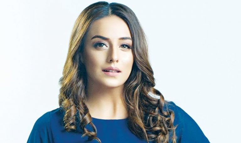 Actress Kinza Razzak Spotted At A Friend's Wedding | Reviewit.pk