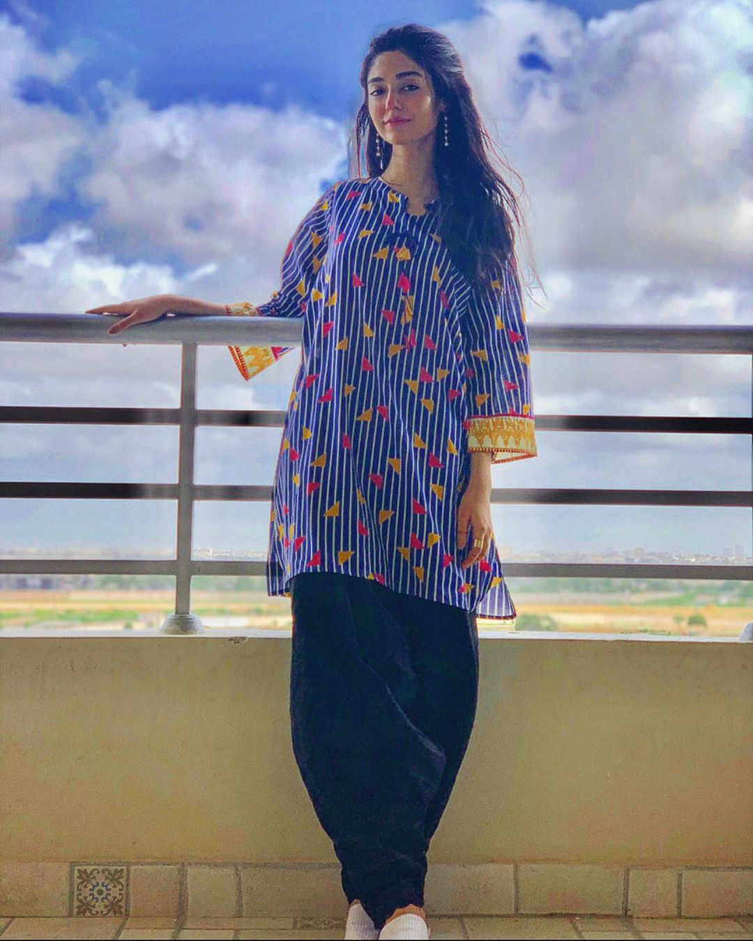 15 Pakistani Celebrities Who Are Pathan | Reviewit.pk