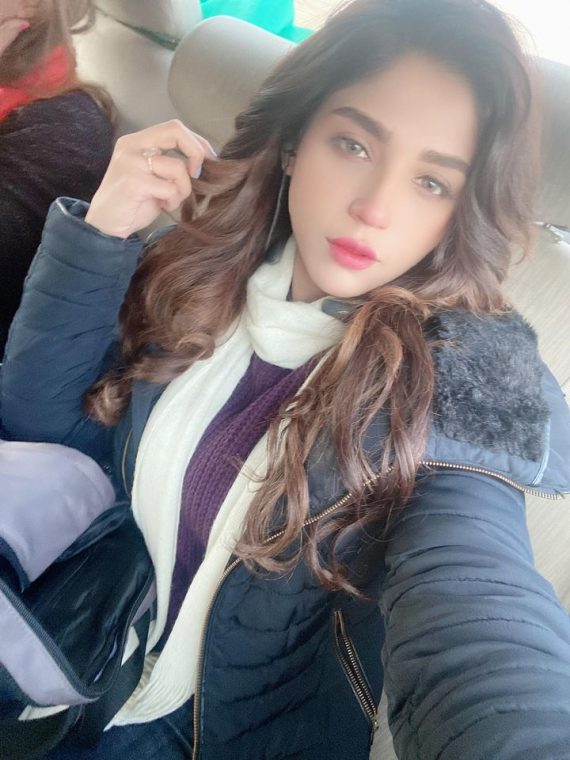 Actress Amna Malick Latest Clicks from Instagram | Reviewit.pk