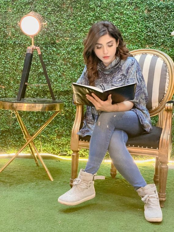 Actress Amna Malick Latest Clicks from Instagram | Reviewit.pk