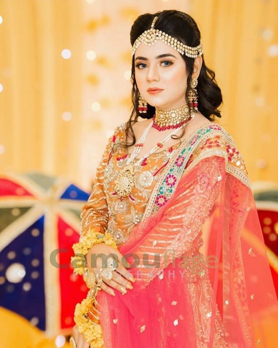 Famous Tik Toker Areeka Haq Latest Bridal Photo Shoot | Reviewit.pk