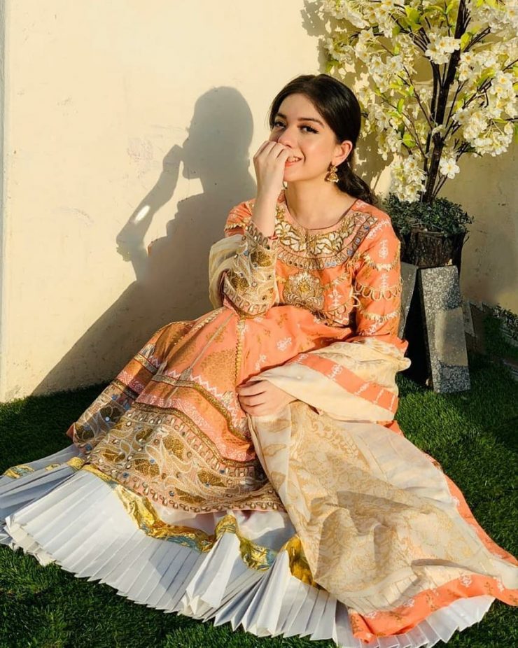 Sarah Razi and Arisha Razi Khan Latest Pictures | Reviewit.pk