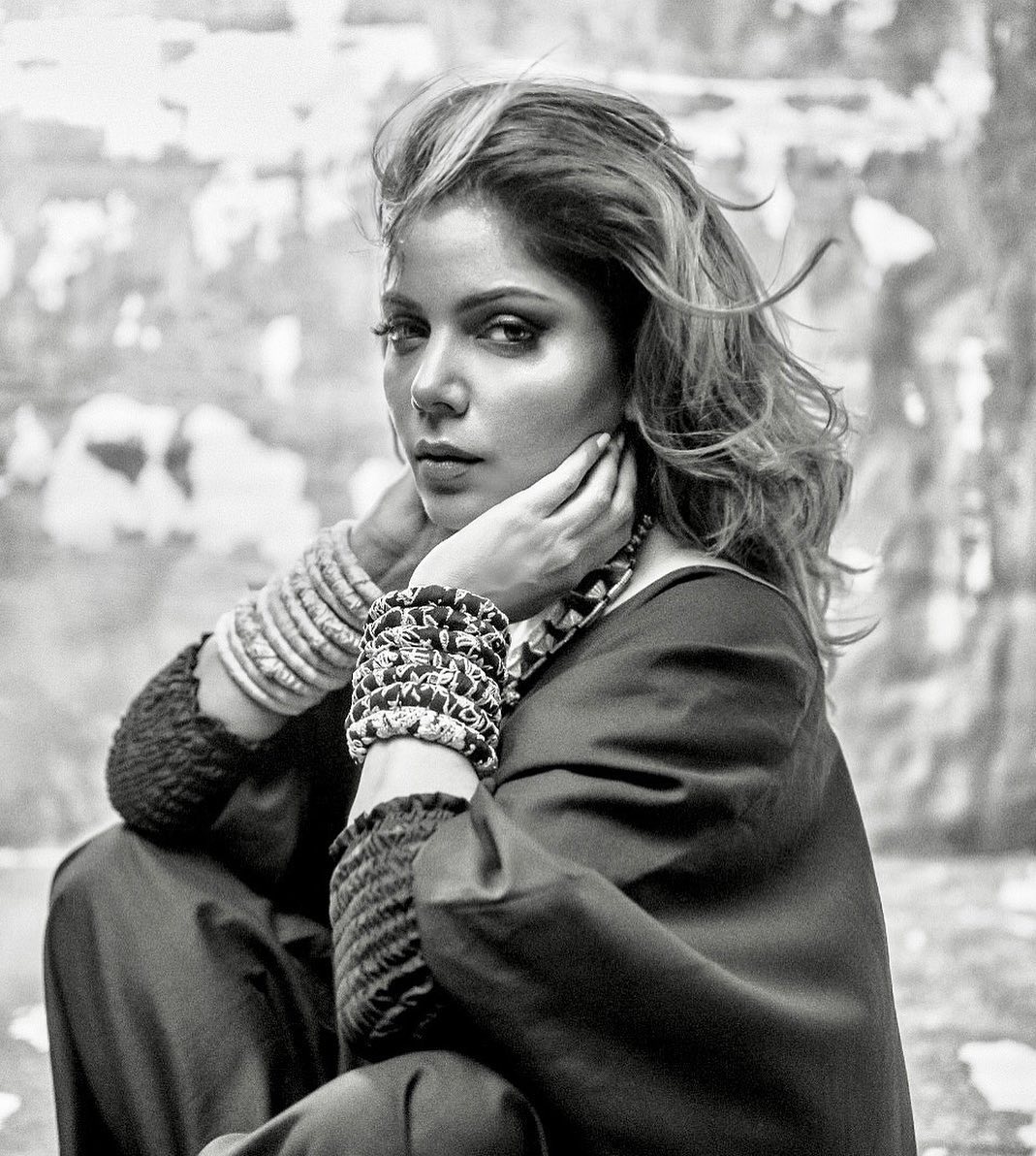 Hadiqa Kiani Looks Fresh In Her Latest Shoot | Reviewit.pk