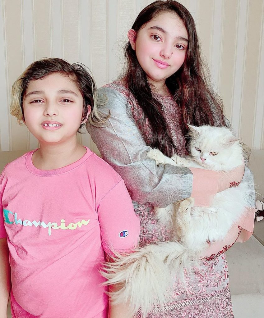 Javeria and Saud Eid Pictures with Family | Reviewit.pk