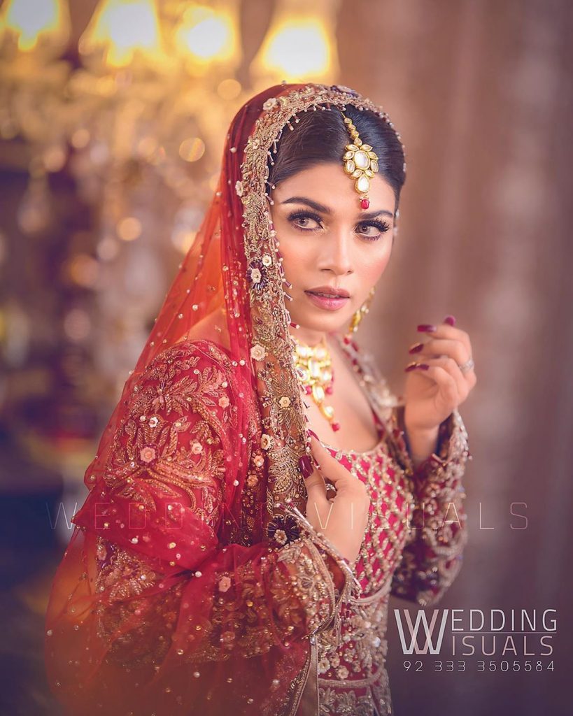 Actress Mahi Baloch Latest Photo Shoot | Reviewit.pk