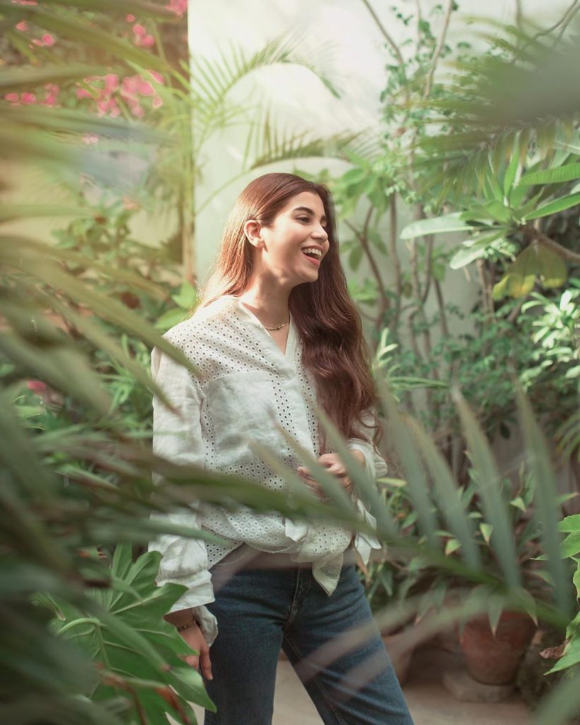 Actress Minna Rubina Tariq Bridal Photo Shoot for Elan | Reviewit.pk