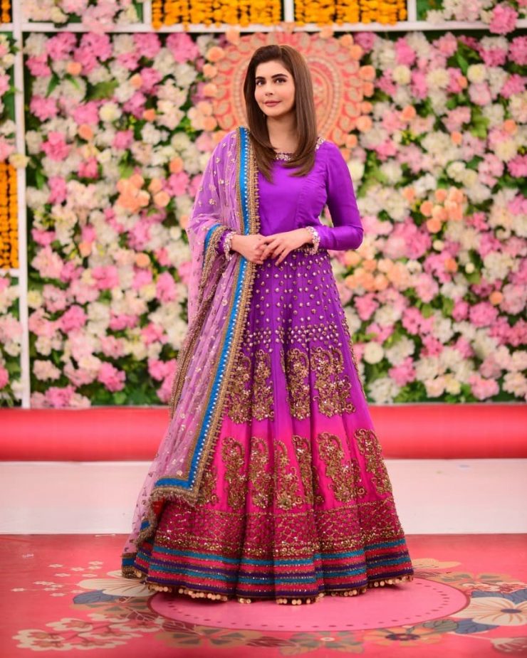 Nida Yasir Looks Elegant In Latest Pictures | Reviewit.pk